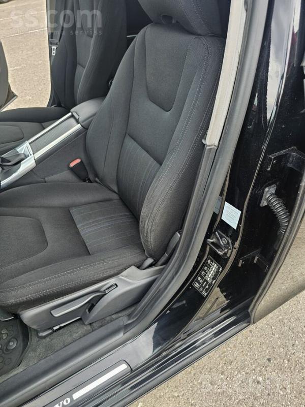 Melns Volvo V60 2012 Rīga, ar dzinēja tilpumu 1.60 L un nobraukumu 330 tūkst. km par 4450 €, foto 6 vietnē AUTOMOTO.COM.LV