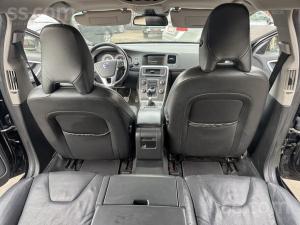 Black Volvo V60 2012 in Riga, with an engine capacity of 2.40 L and mileage of 248 thousand km for 6550 €, photo 16 on AUTOMOTO.COM.LV