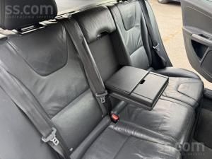 Black Volvo V60 2012 in Riga, with an engine capacity of 2.40 L and mileage of 248 thousand km for 6550 €, photo 18 on AUTOMOTO.COM.LV