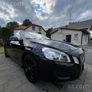 Черный Вольво B60 2012 в Рига, объемом двигателя 1.60 л и пробегом 318 тыс. км за 5150 €, фото  на AUTOMOTO.COM.LV