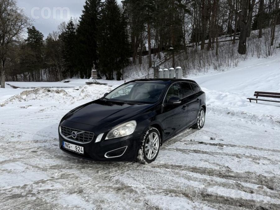 Черный Вольво B60 2012 в Тукумс, объемом двигателя 1.60 л и пробегом 334 тыс. км за 4100 €, фото 4 на AUTOMOTO.COM.LV