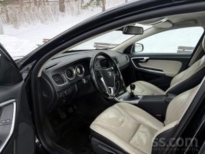 Черный Вольво B60 2012 в Тукумс, объемом двигателя 1.60 л и пробегом 334 тыс. км за 4100 €, фото 5 на AUTOMOTO.COM.LV