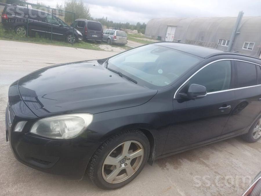 Черный Вольво B60 2012 в Рига, объемом двигателя 1.60 л и пробегом 336 тыс. км за 4200 €, фото 1 на AUTOMOTO.COM.LV