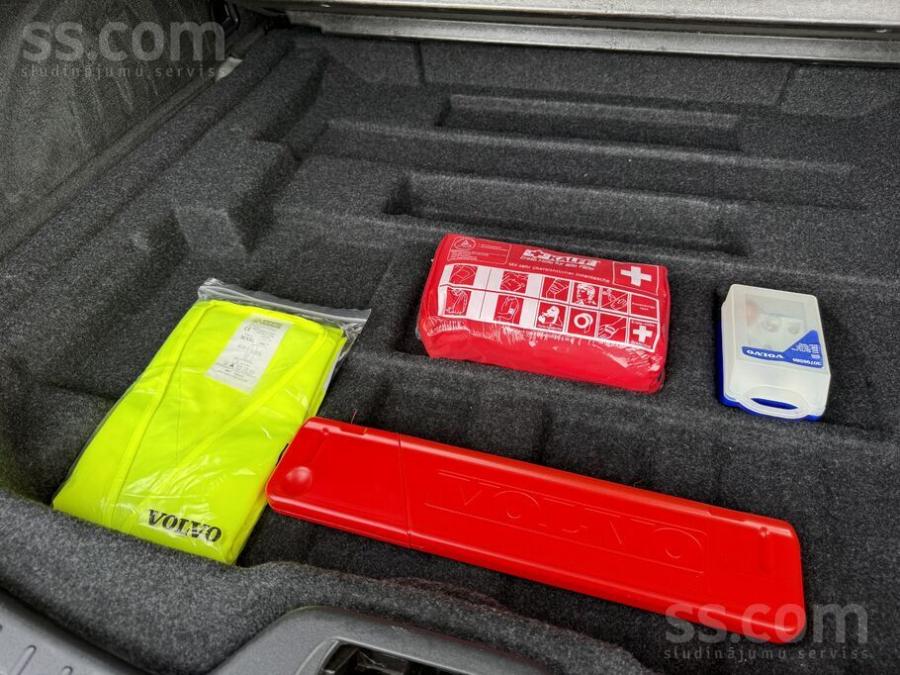Черный Вольво B60 2012 в Рига, объемом двигателя 2.00 л и пробегом 265 тыс. км за 6950 €, фото 14 на AUTOMOTO.COM.LV