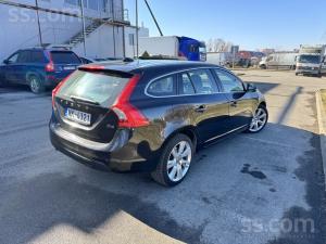 Черный Вольво B60 2012 в Рига, объемом двигателя 2.00 л и пробегом 245 тыс. км за 6590 €, фото 4 на AUTOMOTO.COM.LV