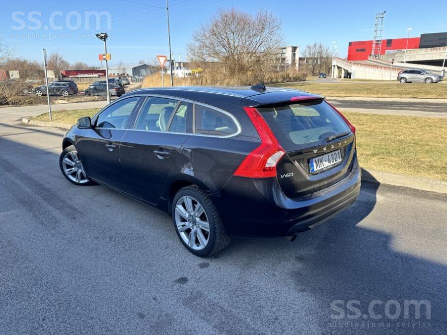 Черный Вольво B60 2012 в Рига, объемом двигателя 2.00 л и пробегом 245 тыс. км за 6590 €, фото 5 на AUTOMOTO.COM.LV