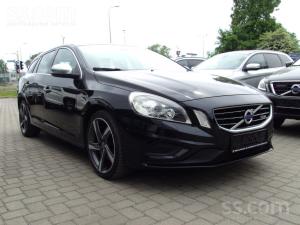Black Volvo V60 2012 in Riga, with an engine capacity of 2.40 L and mileage of 212 thousand km for 9500 €, photo 3 on AUTOMOTO.COM.LV