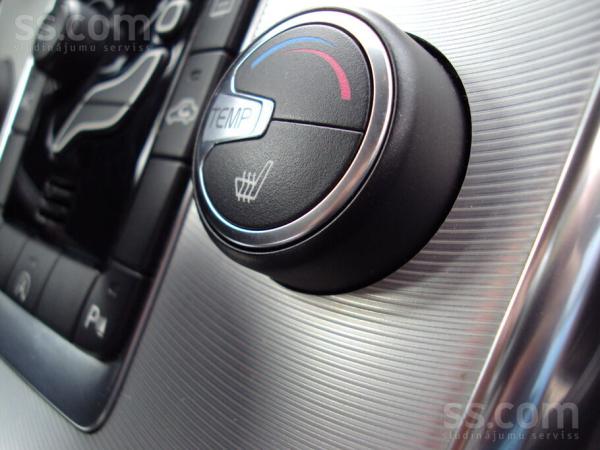 Melns Volvo V60 2012 Rīga, ar dzinēja tilpumu 2.40 L un nobraukumu 212 tūkst. km par 9500 €, foto 9 vietnē AUTOMOTO.COM.LV
