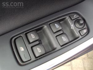 Black Volvo V60 2012 in Riga, with an engine capacity of 2.40 L and mileage of 212 thousand km for 9500 €, photo 14 on AUTOMOTO.COM.LV