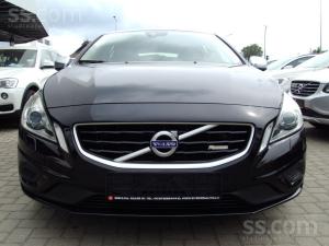 Black Volvo V60 2012 in Riga, with an engine capacity of 2.40 L and mileage of 212 thousand km for 9500 €, photo 17 on AUTOMOTO.COM.LV