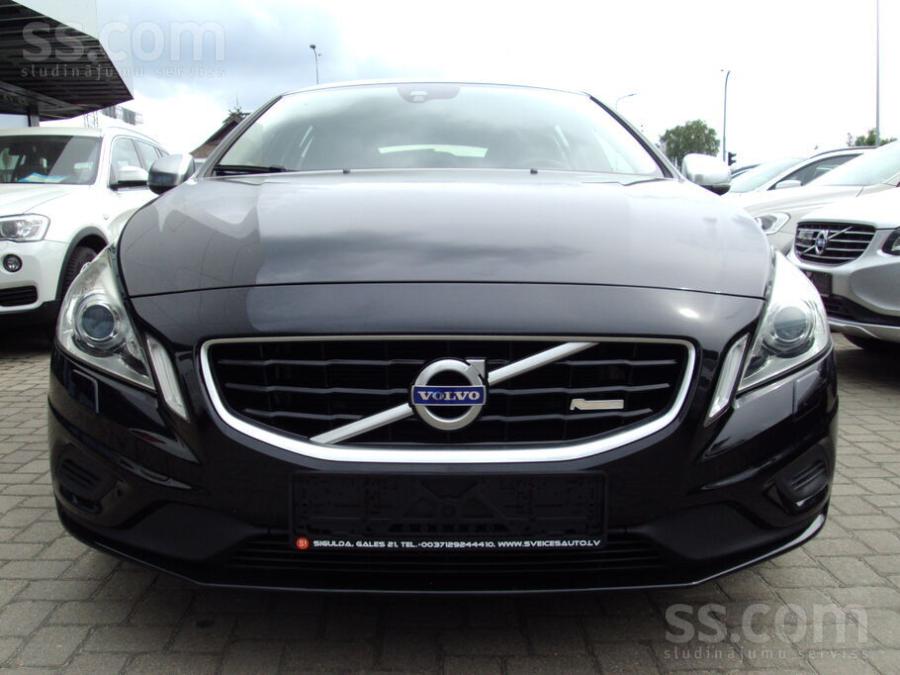 Black Volvo V60 2012 in Riga, with an engine capacity of 2.40 L and mileage of 212 thousand km for 9500 €, photo 17 on AUTOMOTO.COM.LV