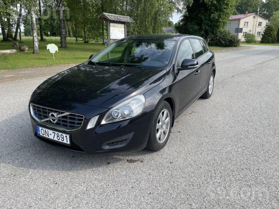 Черный Вольво B60 2012 в Цесис, объемом двигателя 1.60 л и пробегом 215 тыс. км за 5200 €, фото 1 на AUTOMOTO.COM.LV