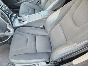 Melns Volvo V60 2012 Jēkabpils, ar dzinēja tilpumu 2.00 L un nobraukumu 281 tūkst. km par 4500 €, foto 4 vietnē AUTOMOTO.COM.LV