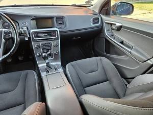 Melns Volvo V60 2012 Jēkabpils, ar dzinēja tilpumu 2.00 L un nobraukumu 281 tūkst. km par 4500 €, foto 6 vietnē AUTOMOTO.COM.LV