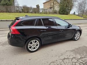 Melns Volvo V60 2012 Jēkabpils, ar dzinēja tilpumu 2.00 L un nobraukumu 281 tūkst. km par 4500 €, foto 10 vietnē AUTOMOTO.COM.LV