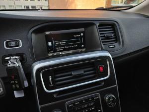 Melns Volvo V60 2012 Jēkabpils, ar dzinēja tilpumu 2.00 L un nobraukumu 281 tūkst. km par 4500 €, foto 14 vietnē AUTOMOTO.COM.LV