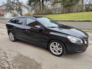 Melns Volvo V60 2012 Jēkabpils, ar dzinēja tilpumu 2.00 L un nobraukumu 281 tūkst. km par 4500 €, foto 19 vietnē AUTOMOTO.COM.LV