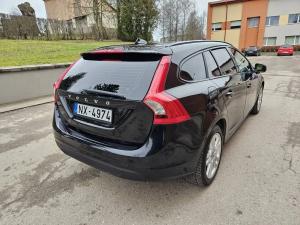 Melns Volvo V60 2012 Jēkabpils, ar dzinēja tilpumu 2.00 L un nobraukumu 281 tūkst. km par 4500 €, foto 21 vietnē AUTOMOTO.COM.LV