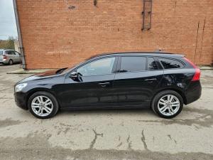 Melns Volvo V60 2012 Jēkabpils, ar dzinēja tilpumu 2.00 L un nobraukumu 281 tūkst. km par 4500 €, foto 24 vietnē AUTOMOTO.COM.LV