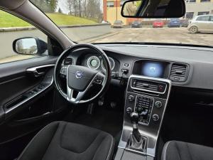 Melns Volvo V60 2012 Jēkabpils, ar dzinēja tilpumu 2.00 L un nobraukumu 281 tūkst. km par 4500 €, foto 30 vietnē AUTOMOTO.COM.LV