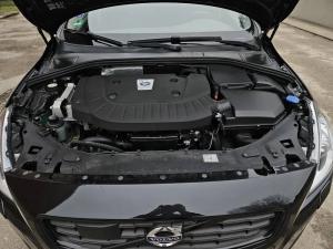 Melns Volvo V60 2012 Jēkabpils, ar dzinēja tilpumu 2.00 L un nobraukumu 281 tūkst. km par 4500 €, foto 35 vietnē AUTOMOTO.COM.LV