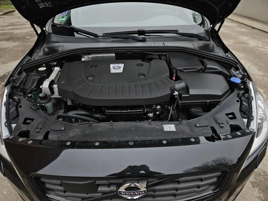 Melns Volvo V60 2012 Jēkabpils, ar dzinēja tilpumu 2.00 L un nobraukumu 281 tūkst. km par 4500 €, foto 35 vietnē AUTOMOTO.COM.LV