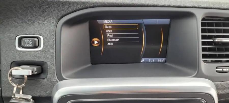 Melns Volvo V60 2012 Rīga, ar dzinēja tilpumu 1.60 L un nobraukumu 238 tūkst. km par 8200 €, foto 23 vietnē AUTOMOTO.COM.LV