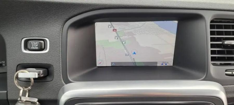 Melns Volvo V60 2012 Rīga, ar dzinēja tilpumu 1.60 L un nobraukumu 238 tūkst. km par 8200 €, foto 24 vietnē AUTOMOTO.COM.LV