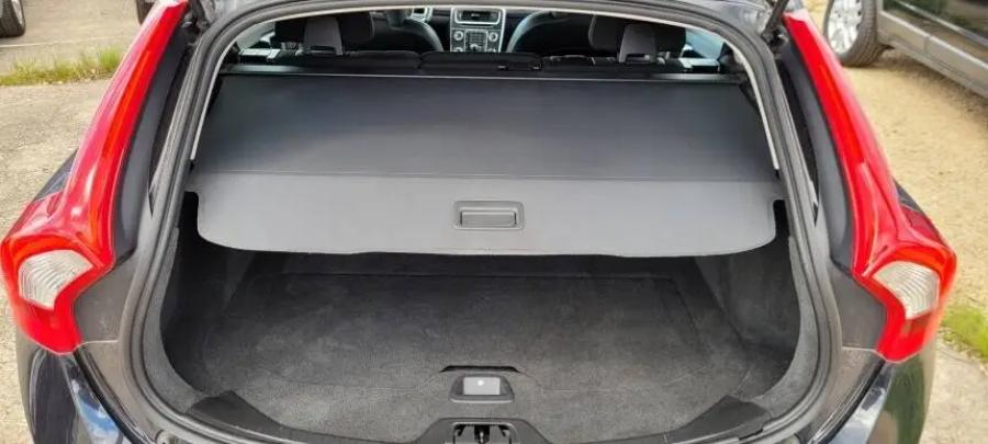 Melns Volvo V60 2012 Rīga, ar dzinēja tilpumu 1.60 L un nobraukumu 238 tūkst. km par 8200 €, foto 25 vietnē AUTOMOTO.COM.LV
