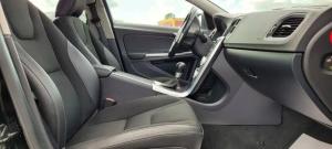 Melns Volvo V60 2012 Rīga, ar dzinēja tilpumu 1.60 L un nobraukumu 238 tūkst. km par 8200 €, foto 26 vietnē AUTOMOTO.COM.LV