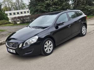 Black Volvo V60 2012 in Jekabpils, with an engine capacity of 1.60 L and mileage of 225 thousand km for 6390 €, photo  on AUTOMOTO.COM.LV