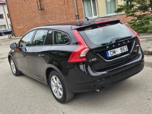 Black Volvo V60 2012 in Jekabpils, with an engine capacity of 1.60 L and mileage of 225 thousand km for 6390 €, photo 10 on AUTOMOTO.COM.LV
