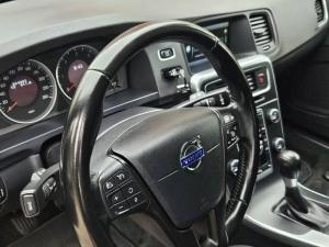 Black Volvo V60 2012 in Jekabpils, with an engine capacity of 1.60 L and mileage of 225 thousand km for 6390 €, photo 16 on AUTOMOTO.COM.LV