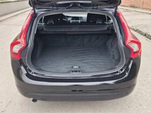 Black Volvo V60 2012 in Jekabpils, with an engine capacity of 1.60 L and mileage of 225 thousand km for 6390 €, photo 19 on AUTOMOTO.COM.LV