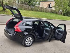 Black Volvo V60 2012 in Jekabpils, with an engine capacity of 1.60 L and mileage of 225 thousand km for 6390 €, photo 23 on AUTOMOTO.COM.LV