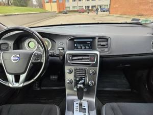 Black Volvo V60 2012 in Jekabpils, with an engine capacity of 2.00 L and mileage of 261 thousand km for 6990 €, photo 17 on AUTOMOTO.COM.LV