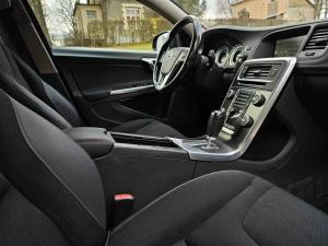 Black Volvo V60 2012 in Jekabpils, with an engine capacity of 2.00 L and mileage of 261 thousand km for 6990 €, photo 19 on AUTOMOTO.COM.LV