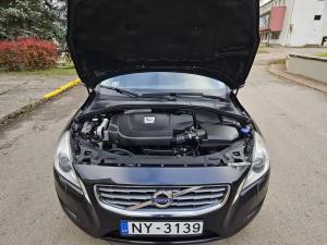 Black Volvo V60 2012 in Jekabpils, with an engine capacity of 2.00 L and mileage of 261 thousand km for 6990 €, photo 20 on AUTOMOTO.COM.LV