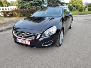 Melns Volvo V60 2012 Jēkabpils, ar dzinēja tilpumu 2.00 L un nobraukumu 239 tūkst. km par 7400 €, foto 4 vietnē AUTOMOTO.COM.LV