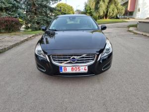 Melns Volvo V60 2012 Jēkabpils, ar dzinēja tilpumu 2.00 L un nobraukumu 239 tūkst. km par 7400 €, foto 5 vietnē AUTOMOTO.COM.LV