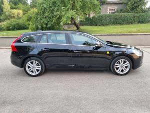 Melns Volvo V60 2012 Jēkabpils, ar dzinēja tilpumu 2.00 L un nobraukumu 239 tūkst. km par 7400 €, foto 8 vietnē AUTOMOTO.COM.LV