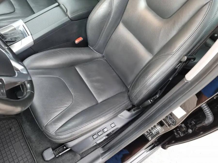 Melns Volvo V60 2012 Jēkabpils, ar dzinēja tilpumu 2.00 L un nobraukumu 239 tūkst. km par 7400 €, foto 15 vietnē AUTOMOTO.COM.LV