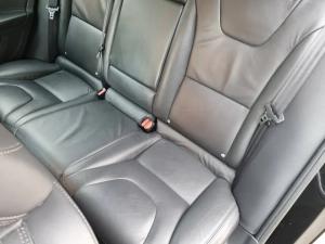Melns Volvo V60 2012 Jēkabpils, ar dzinēja tilpumu 2.00 L un nobraukumu 239 tūkst. km par 7400 €, foto 17 vietnē AUTOMOTO.COM.LV