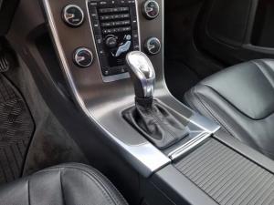 Melns Volvo V60 2012 Jēkabpils, ar dzinēja tilpumu 2.00 L un nobraukumu 239 tūkst. km par 7400 €, foto 21 vietnē AUTOMOTO.COM.LV
