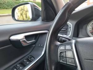 Melns Volvo V60 2012 Jēkabpils, ar dzinēja tilpumu 2.00 L un nobraukumu 239 tūkst. km par 7400 €, foto 26 vietnē AUTOMOTO.COM.LV