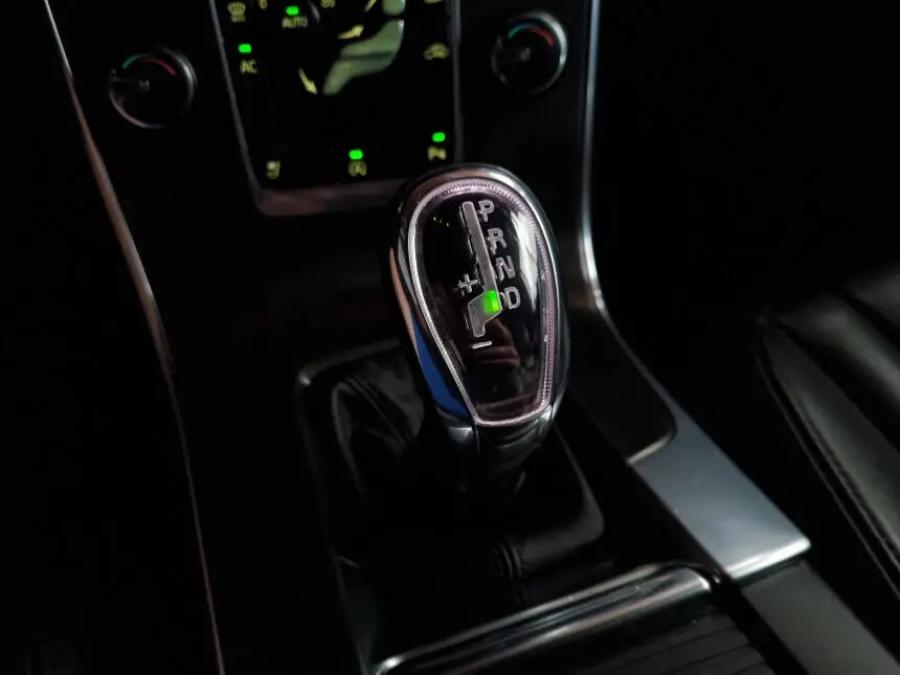 Melns Volvo V60 2012 Jēkabpils, ar dzinēja tilpumu 2.00 L un nobraukumu 239 tūkst. km par 7400 €, foto 29 vietnē AUTOMOTO.COM.LV
