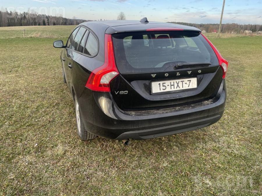 Melns Volvo V60 2012 Cēsis, ar dzinēja tilpumu 1.60 L un nobraukumu 222 tūkst. km par 4300 €, foto 6 vietnē AUTOMOTO.COM.LV