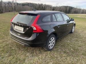 Melns Volvo V60 2012 Cēsis, ar dzinēja tilpumu 1.60 L un nobraukumu 222 tūkst. km par 4300 €, foto 7 vietnē AUTOMOTO.COM.LV
