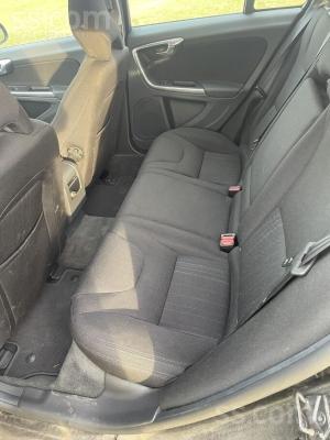 Melns Volvo V60 2012 Cēsis, ar dzinēja tilpumu 1.60 L un nobraukumu 222 tūkst. km par 4300 €, foto 11 vietnē AUTOMOTO.COM.LV