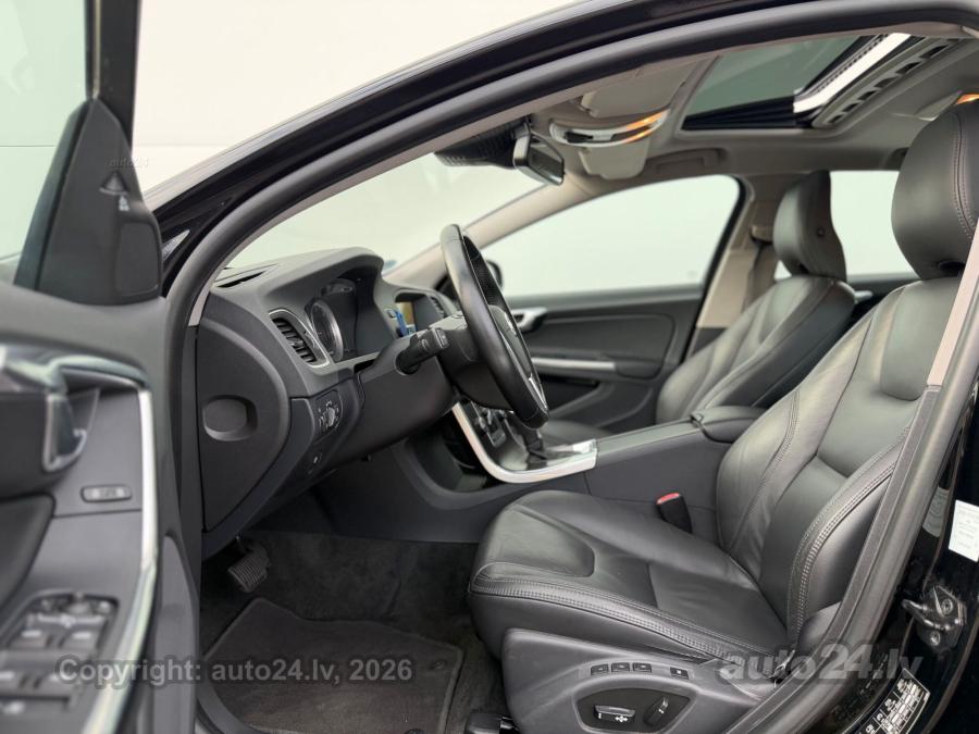 Черный Вольво B60 2012 в Таллин, объемом двигателя 2.00 л и пробегом 250 тыс. км за 7150 €, фото 9 на AUTOMOTO.COM.LV